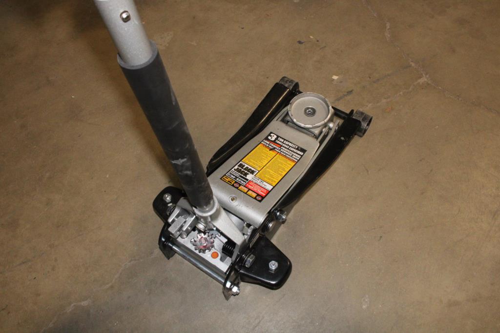 Blackjack 3 Ton Automotive Jack | Property Room