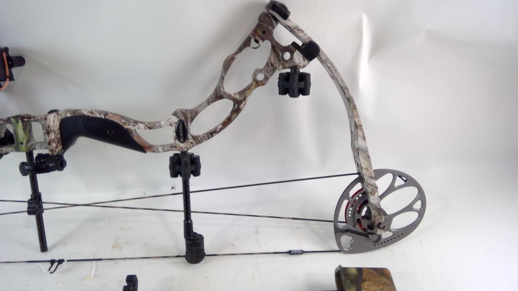 Blackout S3 Compound Bow | Property Room