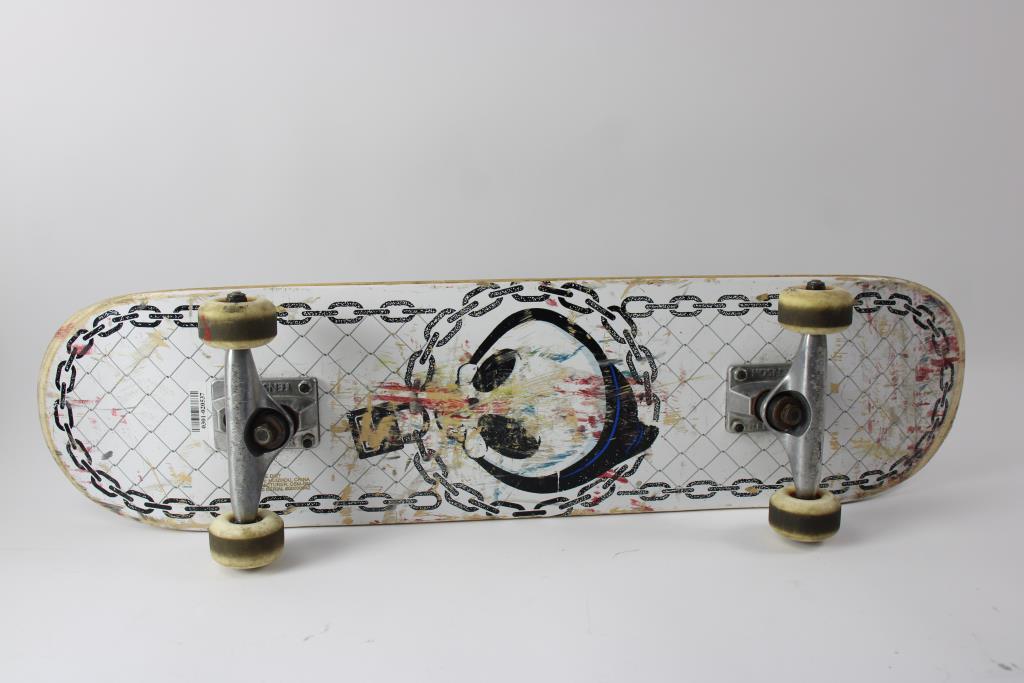 Blind Chain Link Skull Complete Skateboard, White | Property Room