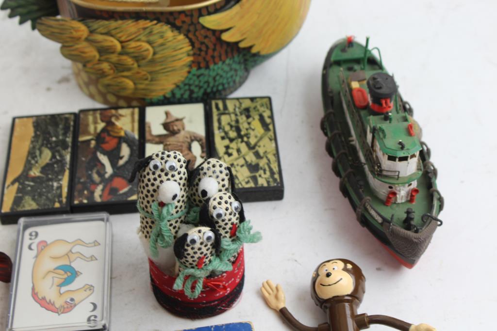 Blue Book Of Dogs, Figurines And More: Boat, Birds, Finger Puppets: 10 ...