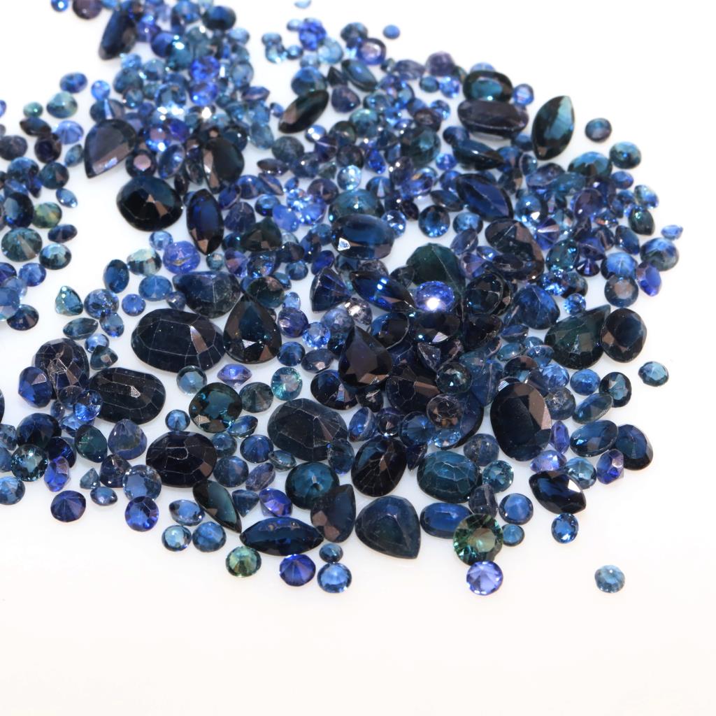 Blue Faceted Loose Jewelry Craft Stones, 254+ Stones | Property Room