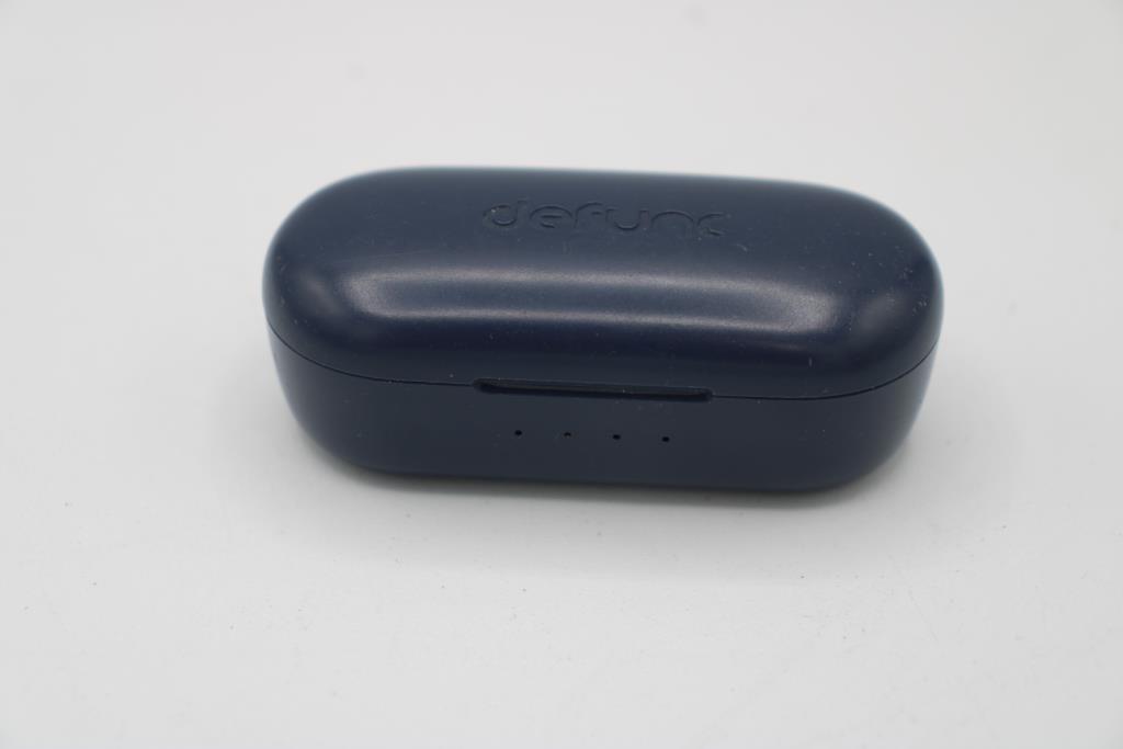 Bluetooth Wireless Earbuds With Charging Case | Property Room