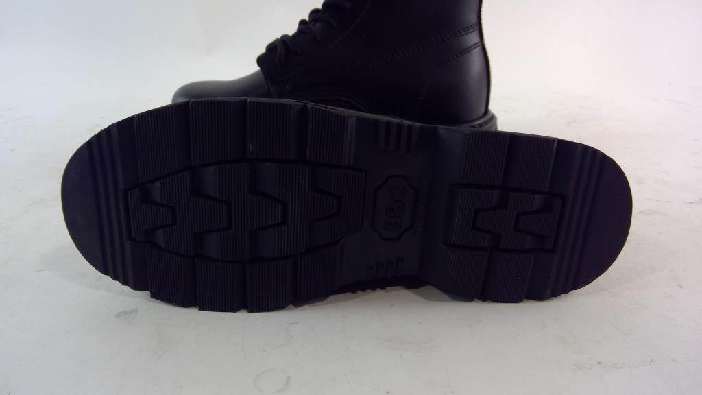 Bob Barker Mens Shoes, Size 5E | Property Room