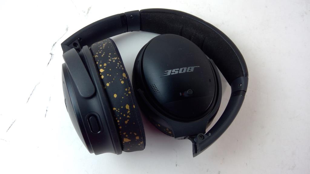 Bose Quiet Comfort Wireless Headphones | Property Room
