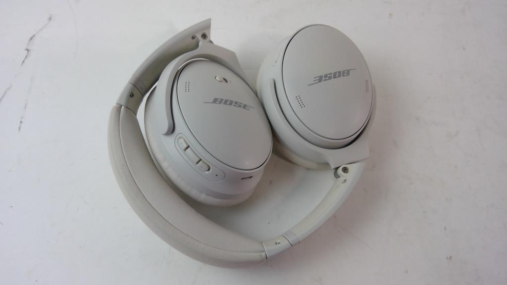 Bose Quiet Comfort Wireless Headphones | Property Room