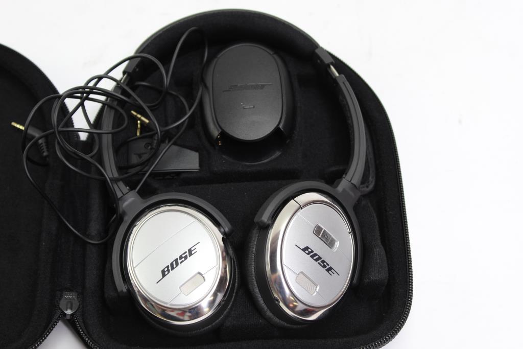 Bose QuietComfort 3 Acoustic Noise Cancelling Headphones | Property Room