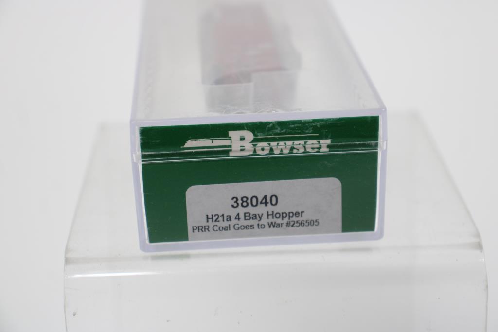 Bowser H21a 4 Bay Hopper | Property Room