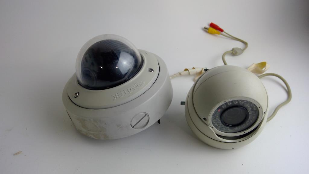 Box Of Assorted Cameras And Cables, 4+ Pieces | Property Room