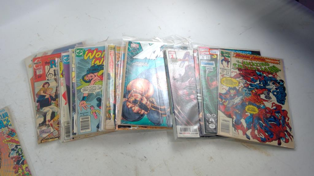 Box Of Comics 10+ Pieces | Property Room