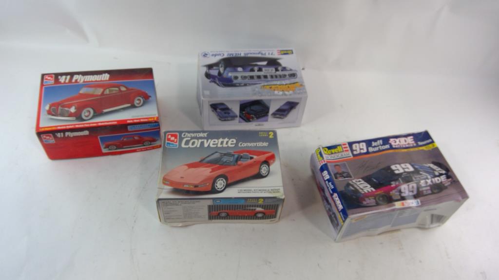 Box Of Model Cars 4 Pieces | Property Room