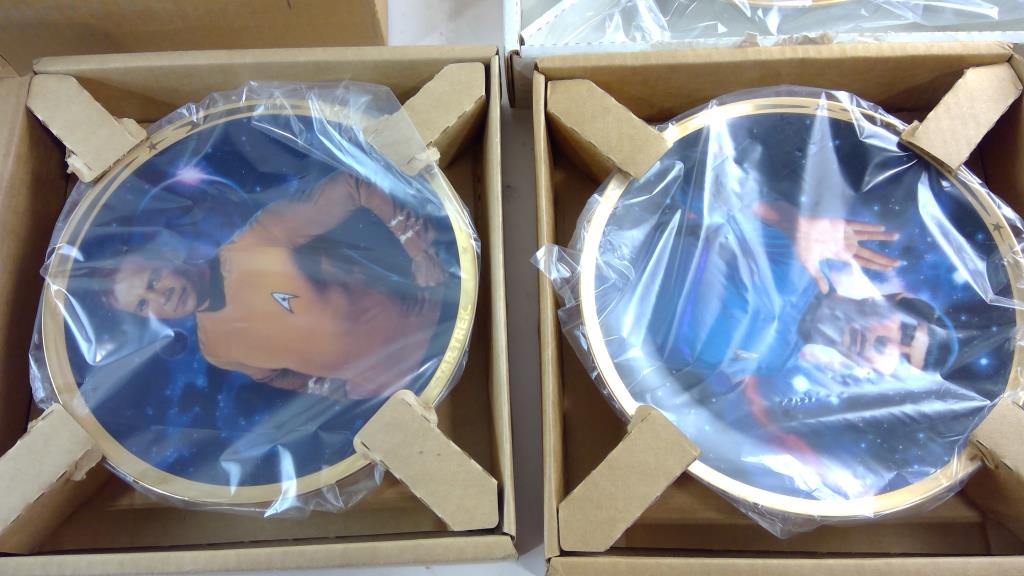 Box Of Plates 6 Pieces | Property Room