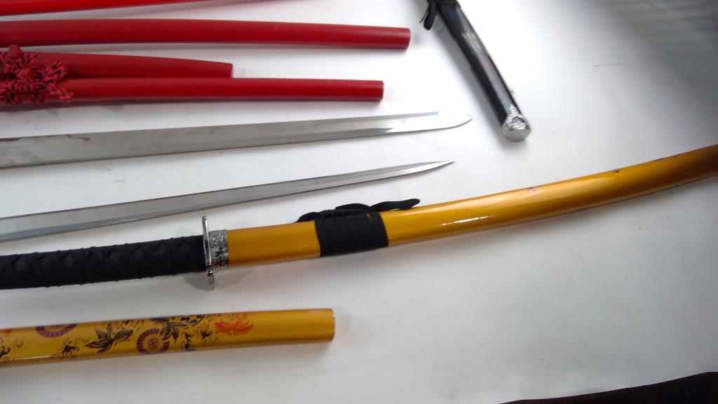 Box Of Swords 10+ Pieces | Property Room