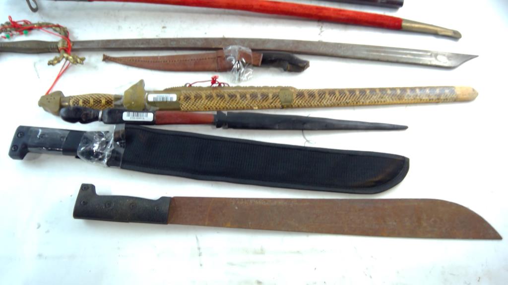 Box Of Swords 6 Pc+ | Property Room