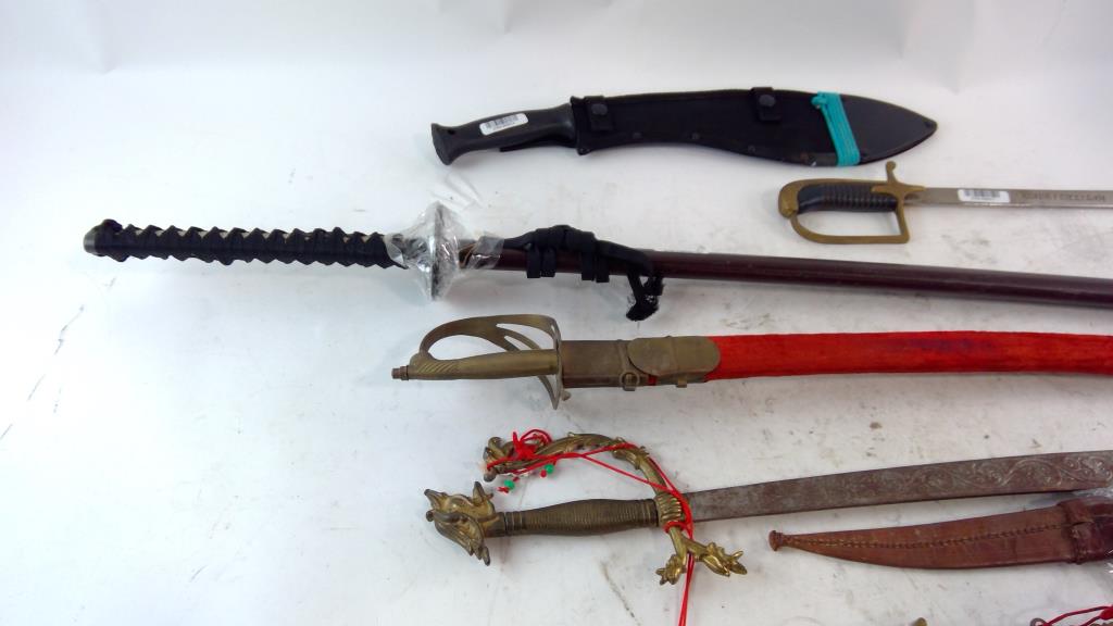 Box Of Swords 6 Pc+ | Property Room