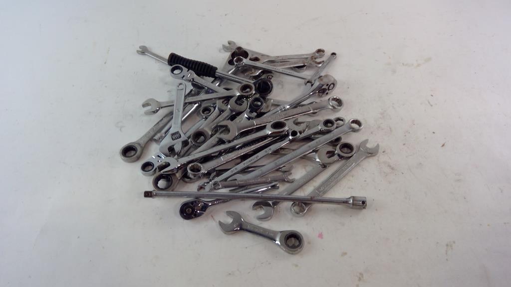 Box Of Wrenches 10+ Pieces | Property Room