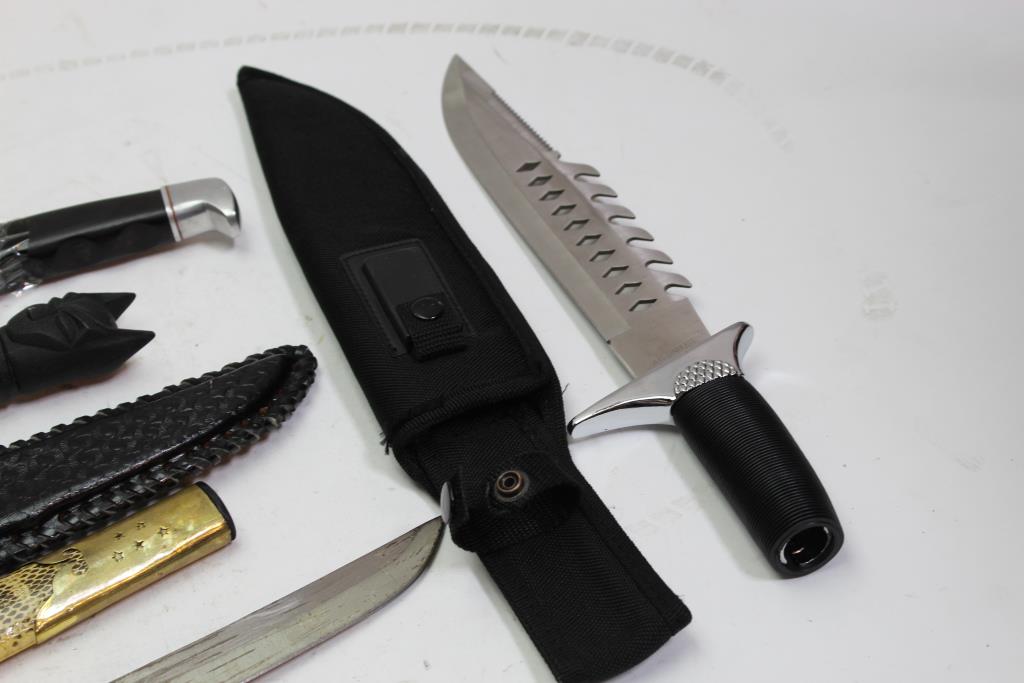 Buck 119 Hunting Knife With Swords, 5 Pieces | Property Room