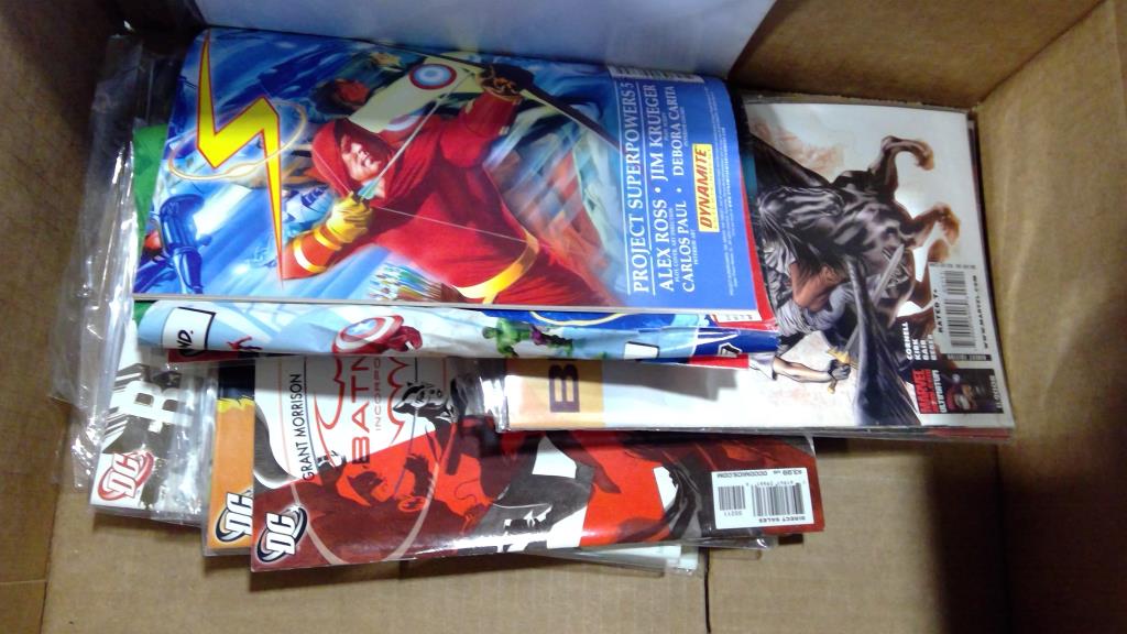 Bulk Comics 10+ Pieces | Property Room