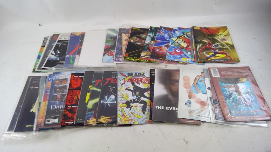 Bulk Comics 10+ Pieces | Property Room
