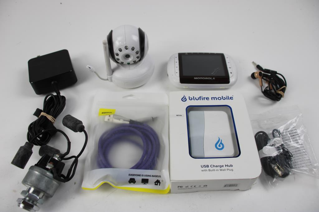 Bulk Lot Adapters, Chargers, And More | Property Room