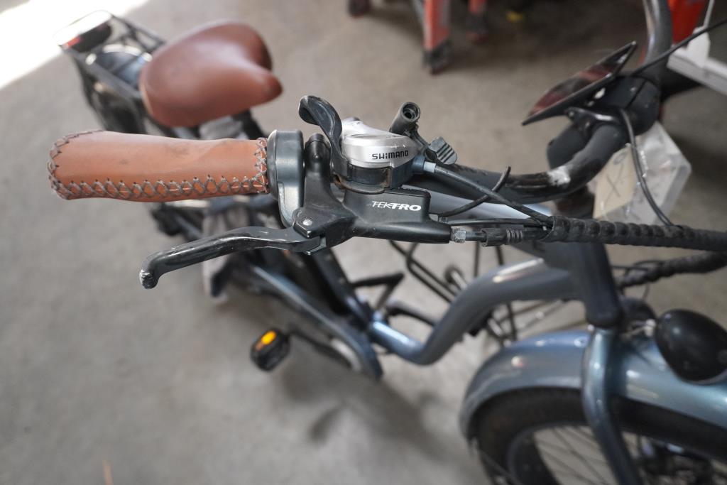 Cal-E Electric Bike | Property Room