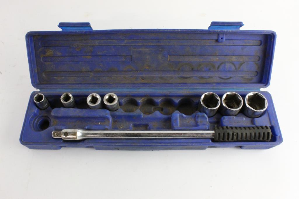 Cal-Hawk Handle With Sockets | Property Room