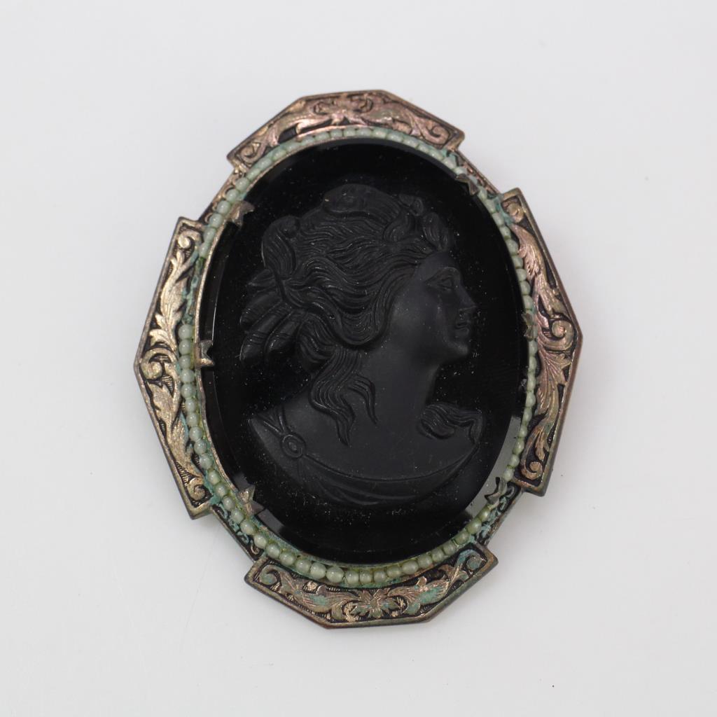 Cameo Black Inlay Brooch 29.39g | Property Room