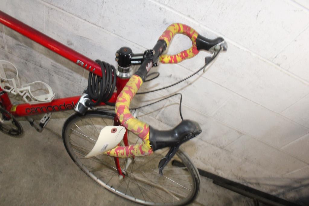 Cannondale R800 Road Bike | Property Room