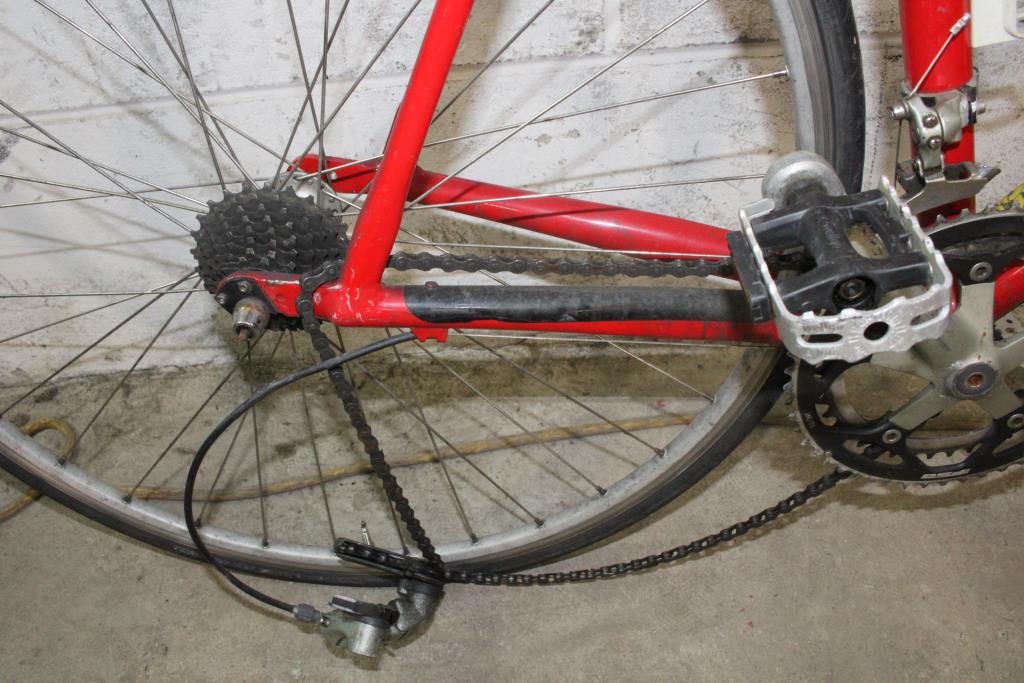 Cannondale R800 Road Bike | Property Room