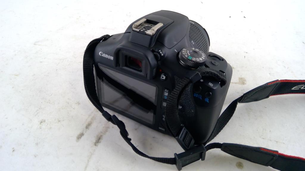 Canon EOS Rebel T7 SLR Camera | Property Room