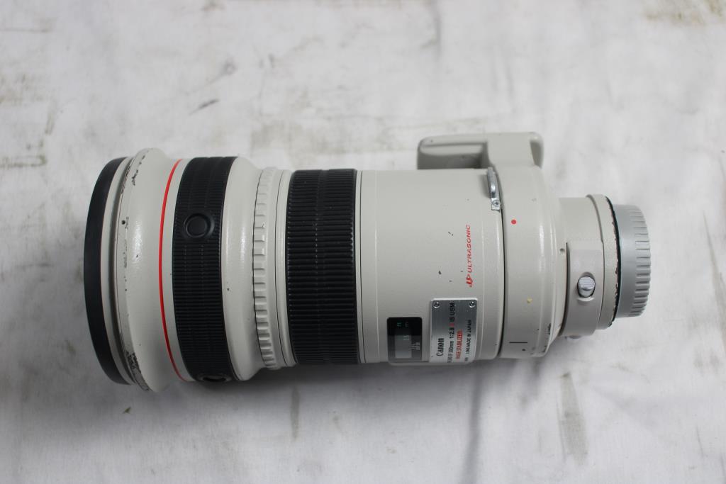 Canon Lens EF 300mm 1:2:8 L IS USM | Property Room