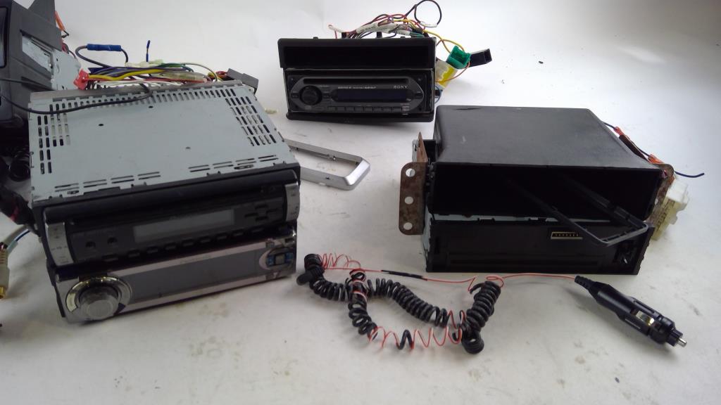Car Head Units 5+ Pieces | Property Room