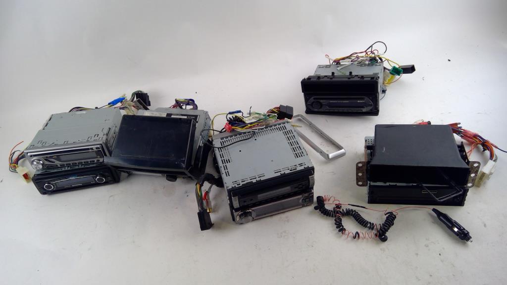 Car Head Units 5+ Pieces | Property Room