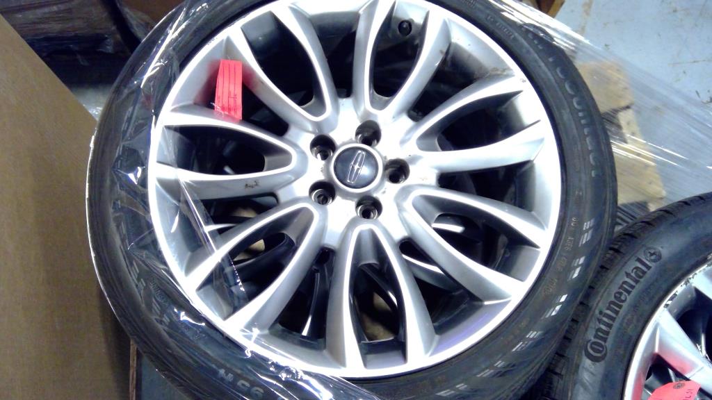 Car Rims/Tires 4pieces | Property Room