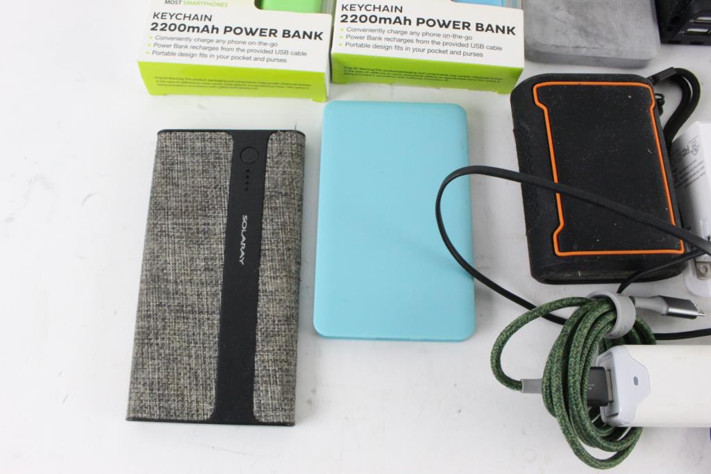 Case Logic Portable Charger And More, 11 Pieces | Property Room