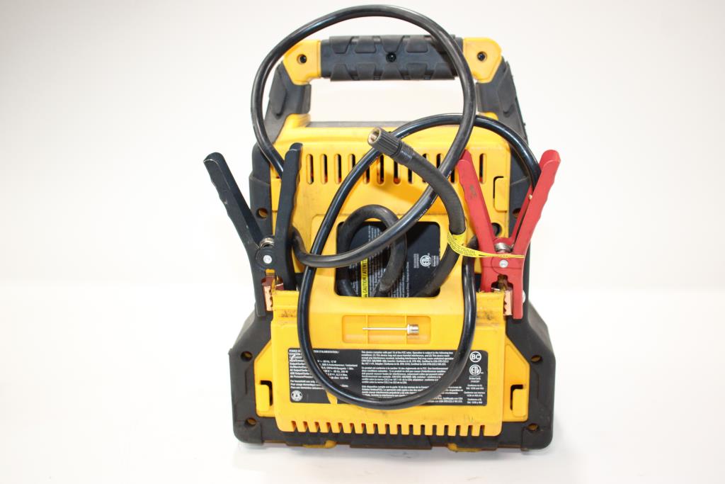 CAT 1000 Peak Amp Power Station | Property Room