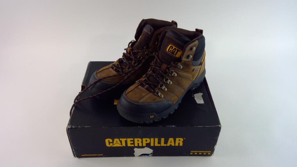 Cat Mens Shoes, Size 9.5 | Property Room
