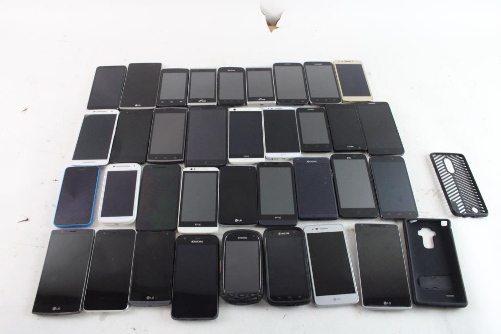 Cell Phone Lot, 25+ Pieces, Sold For Parts | Property Room