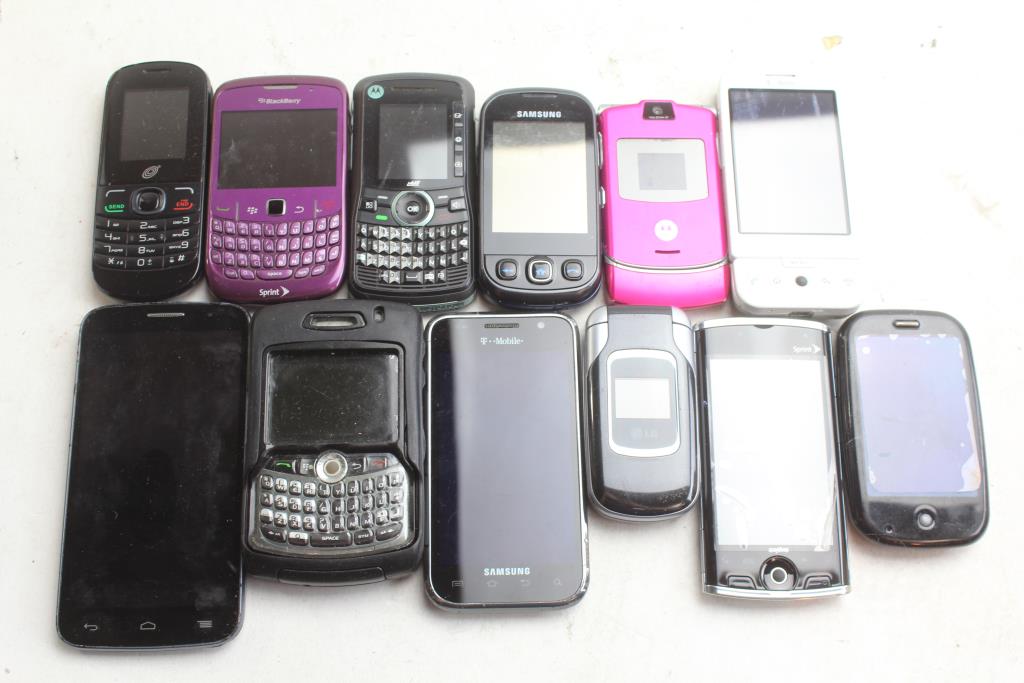 Cell Phone Lot: Motorola, Blackberry And More 10+ Pieces, Sold For ...