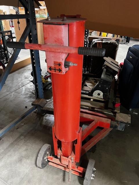 Central Hydraulics One End Frame Lift Item 33795 | Property Room