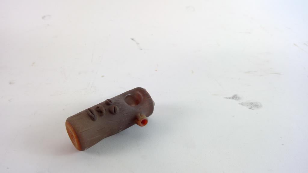 Chad G Log Glass Pipe | Property Room