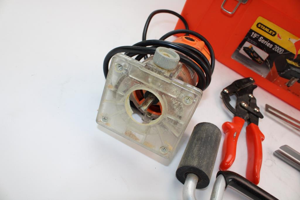 Chicago Electric 1/4" Trimmer Router, Files, & More In Stanley 19" Tool ...