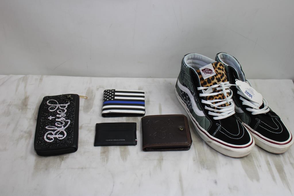 Clothing Lot, 10+ Pieces | Property Room