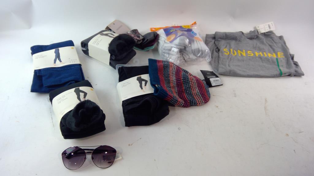 Clothing Lot, 4+ Pieces | Property Room