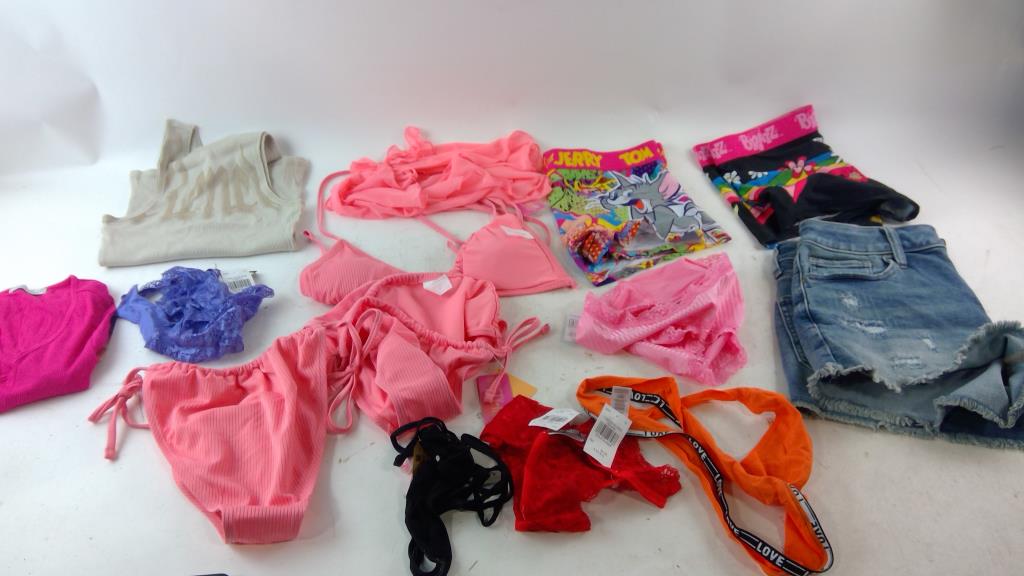 Clothing Lot, 5+ Pieces | Property Room