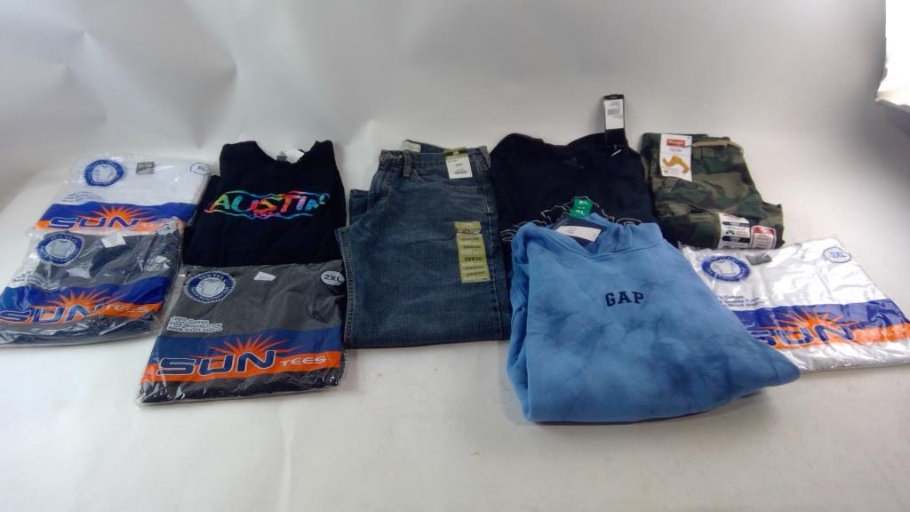 Clothing Lot, 5+ Pieces | Property Room