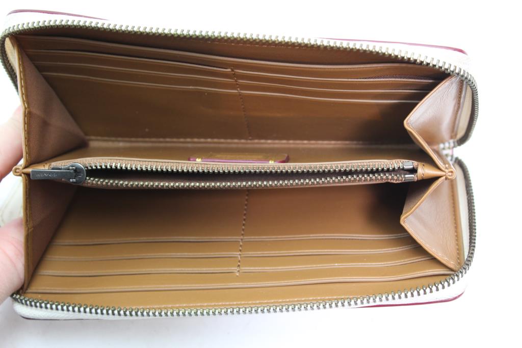 Coach Disney Womens Wallet | Property Room