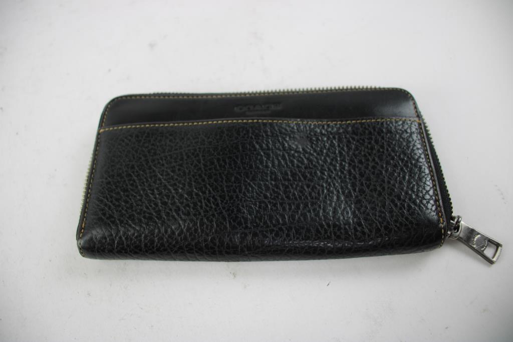 Coach Hand Wallet | Property Room