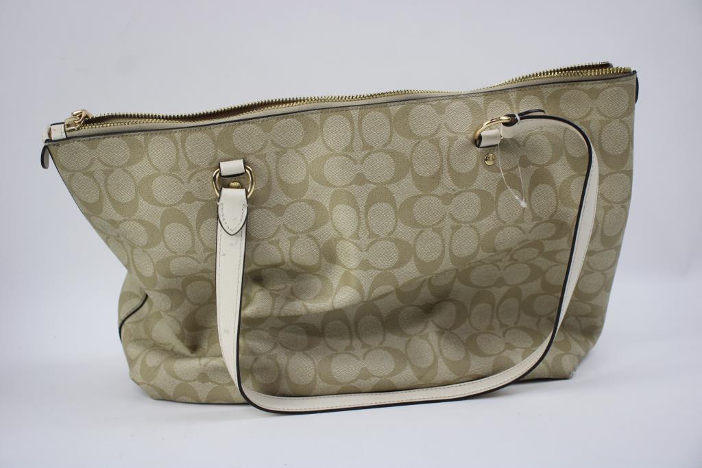 Coach Leather Purse | Property Room
