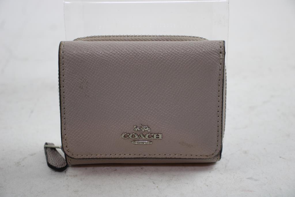 Handbag, Wallet, Luggage Auctions - Page 1 | PropertyRoom.com