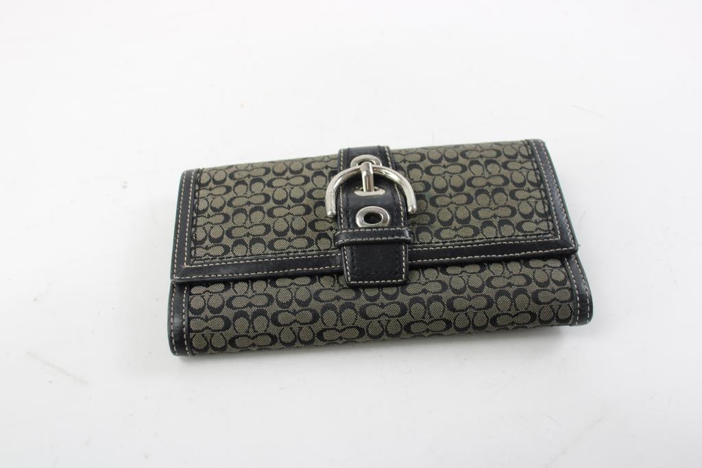 Coach Wallet | Property Room